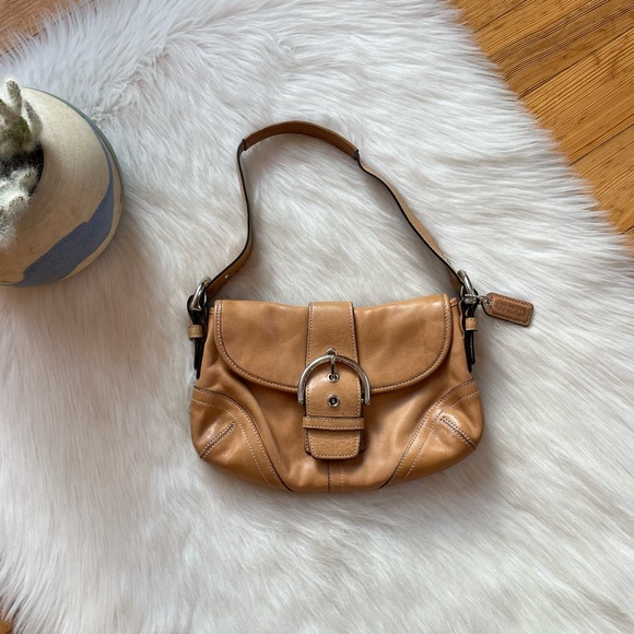 Coach | Bags | Coach Vintage Soho 9247 Y2k British Tan Leather Hobo ...